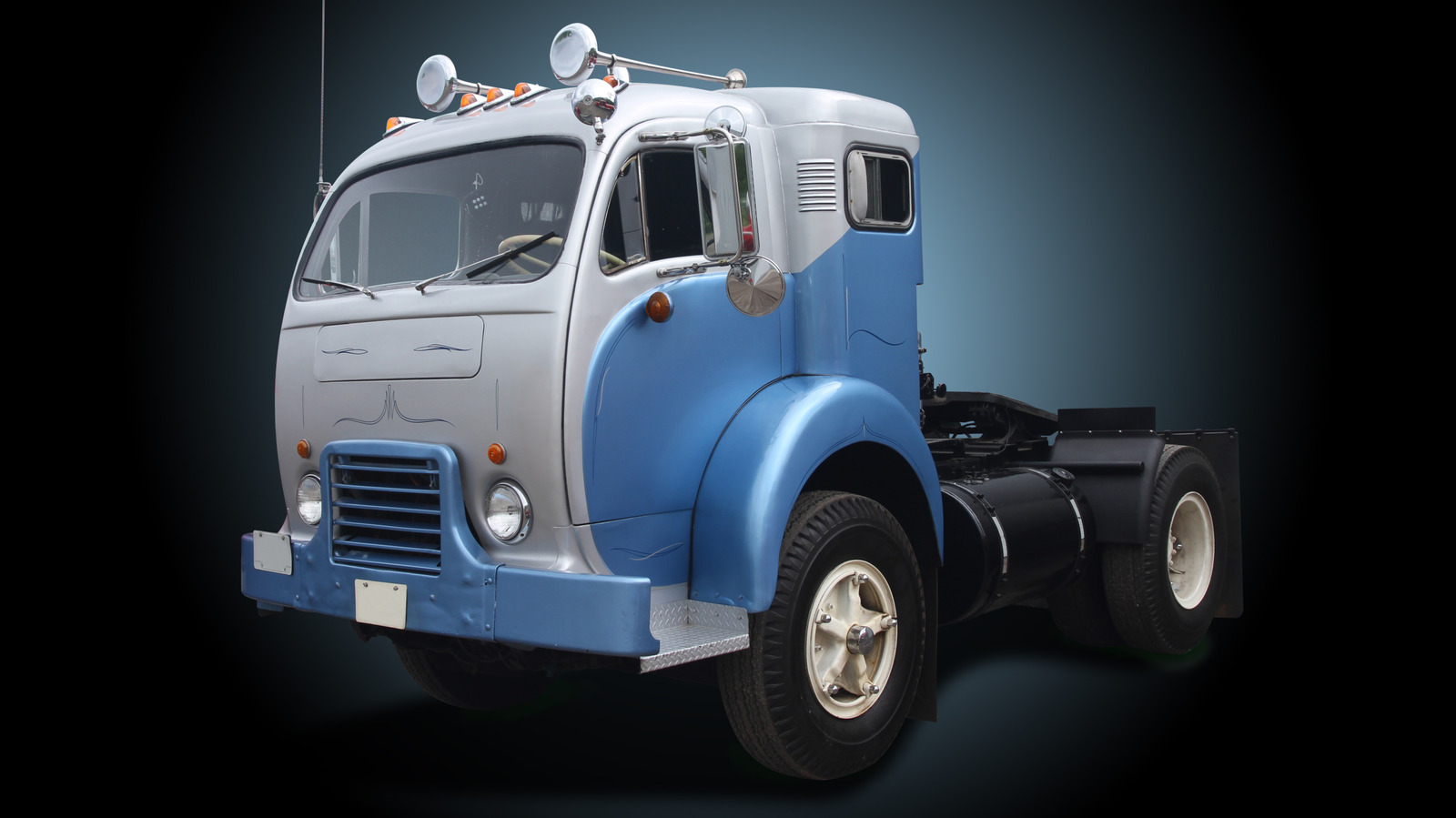 1950s Semi Trucks and the Lost Art of Distinctive Design in Modern Rigs