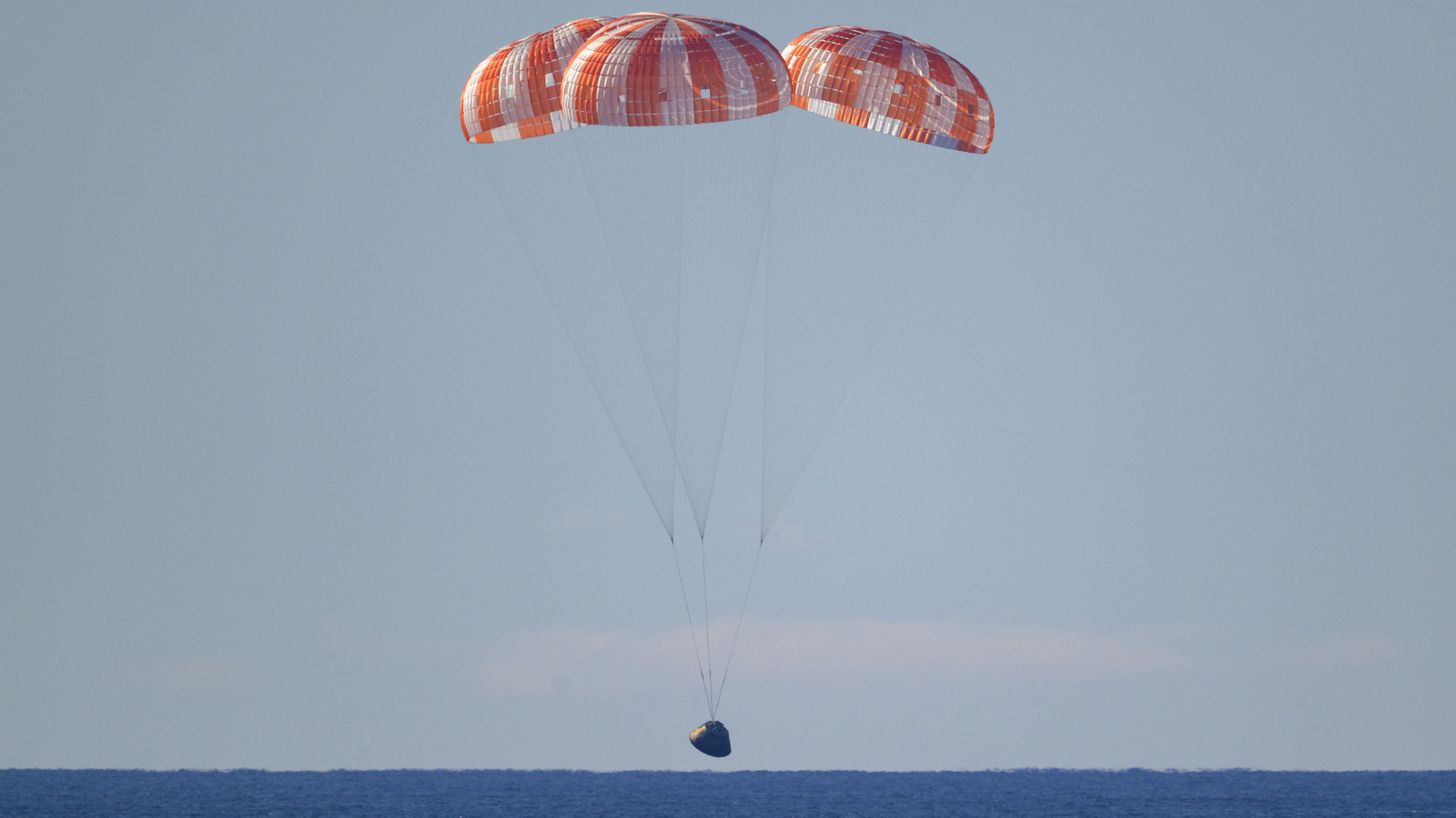 Spacecraft Landing Strategies Reveal Divergent US and Russian ...