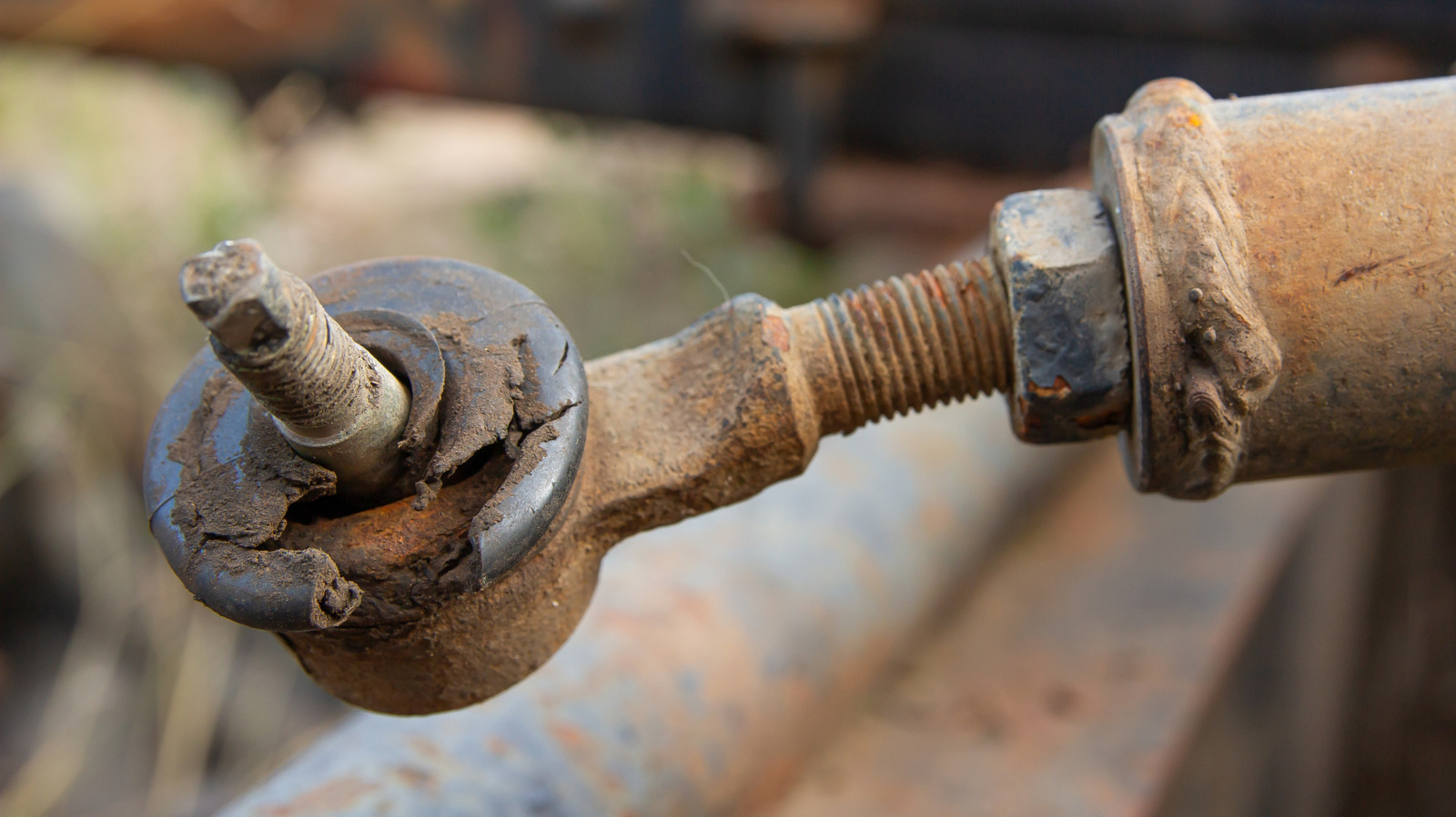 Tie Rod Failure and the Warning Signs Drivers Should Not Ignore