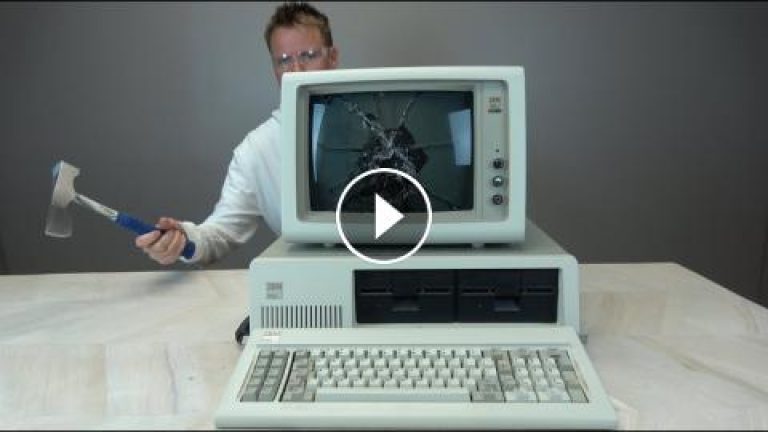 What's inside the WORLD'S FIRST Personal Computer? - Global Village Space