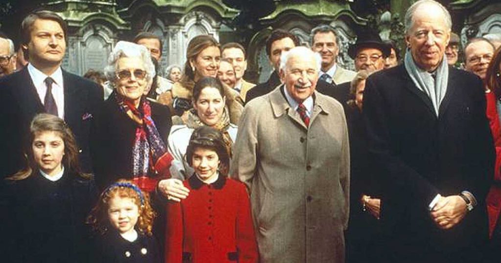 Top 10 richest families in the world: How rich they actually are?