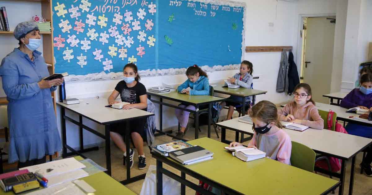 Despite massive risk, Trump wants schools to reopen in US