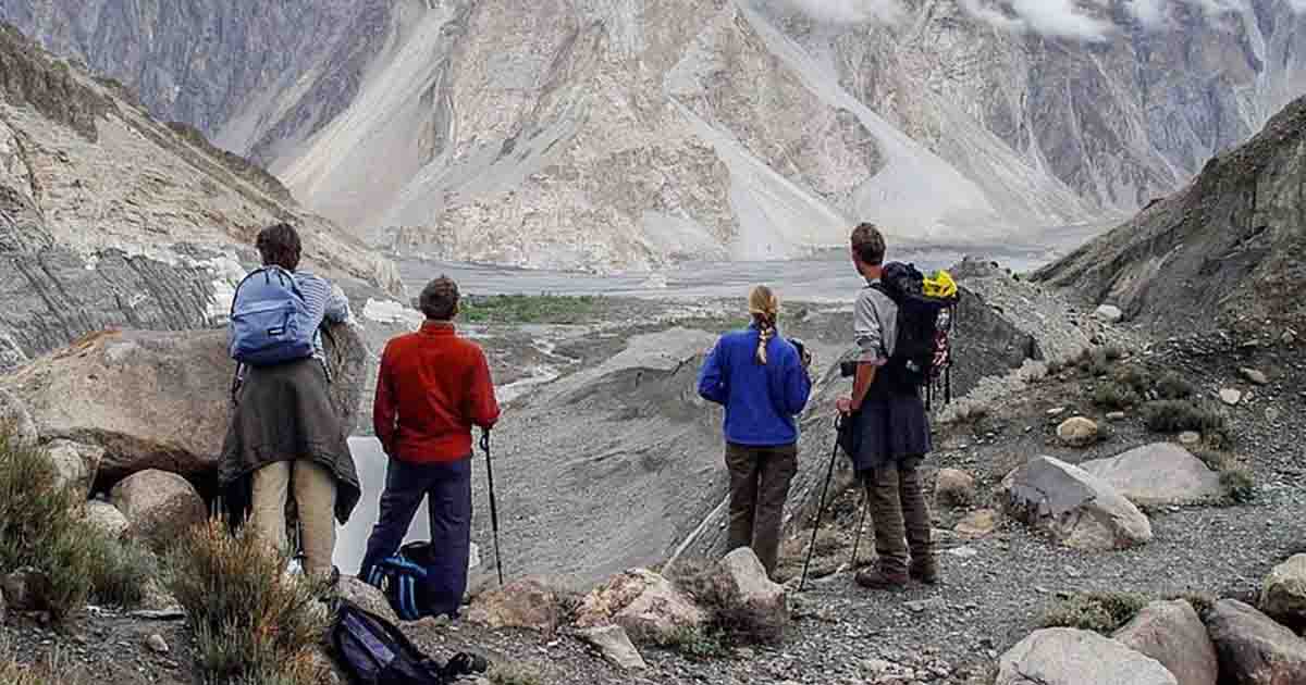 Popular Chinese video-sharing platform interviews Pakistani vloggers to ...