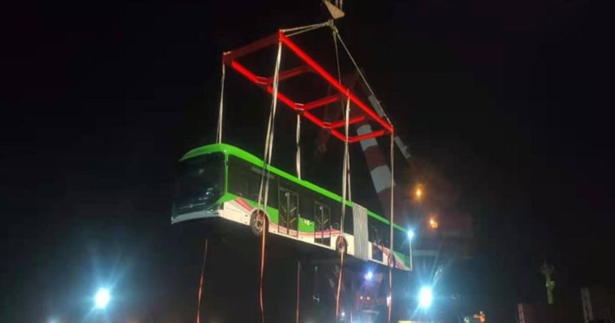 40 Green Line buses depart from China for Karachi! - Global Village Space