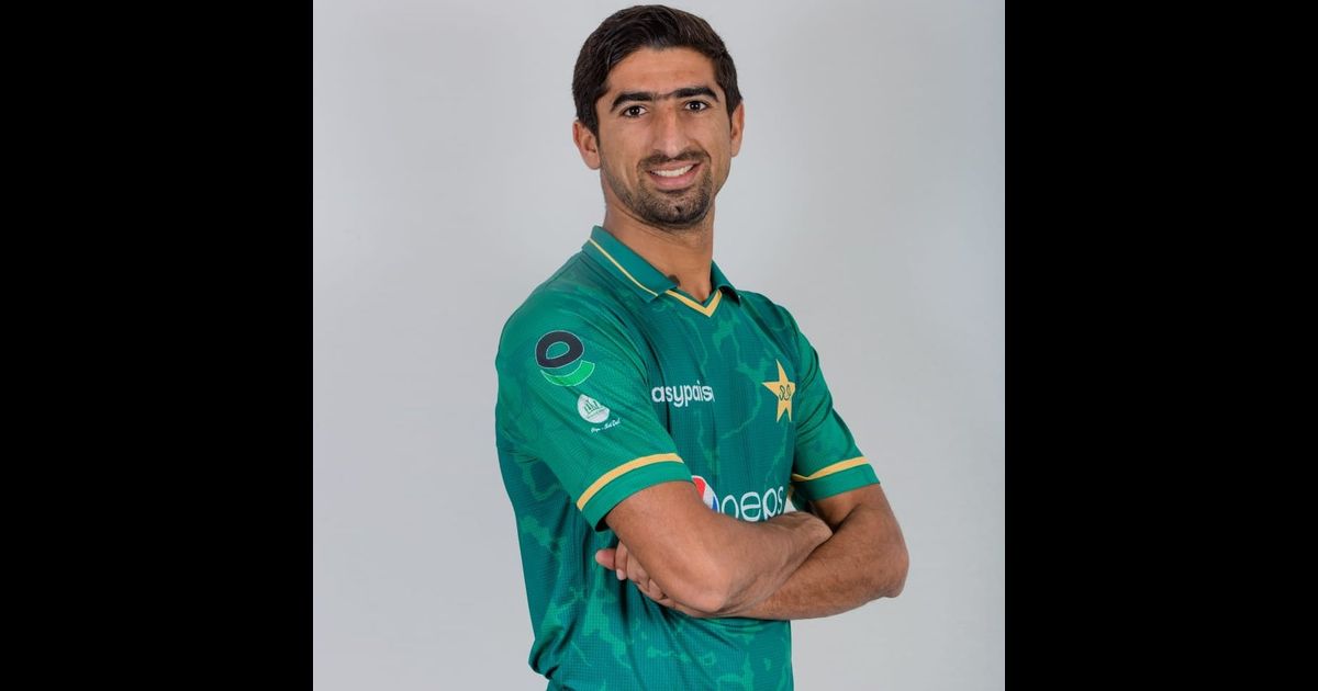 Shahnawaz Dahani has an emotional call with mother before debut match