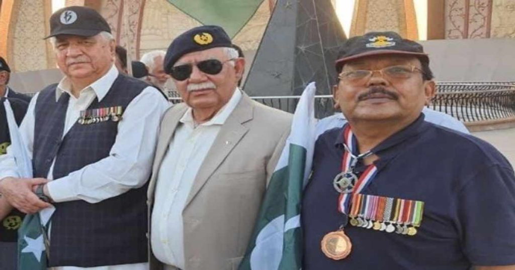 Pak Army Generals coming to Imran Khan's Azadi March - Global Village Space