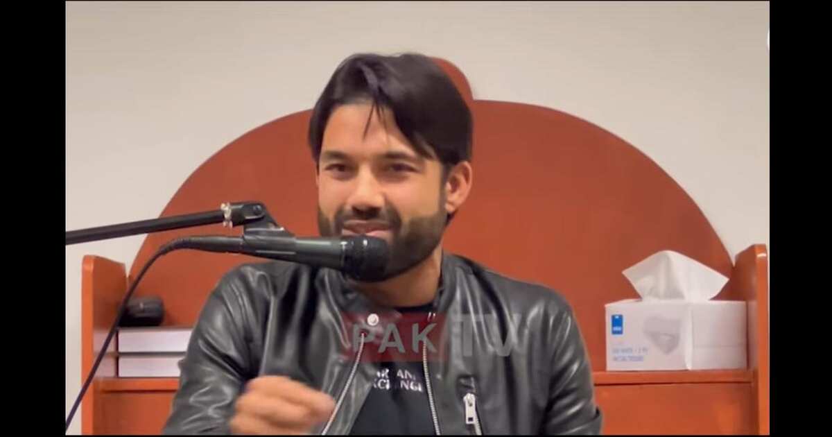 Muhammad Rizwan delivers a religious lecture in New Zealand