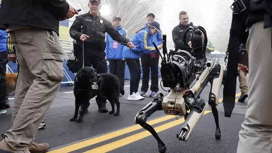 Los Angeles approves robot police dogs - Global Village Space