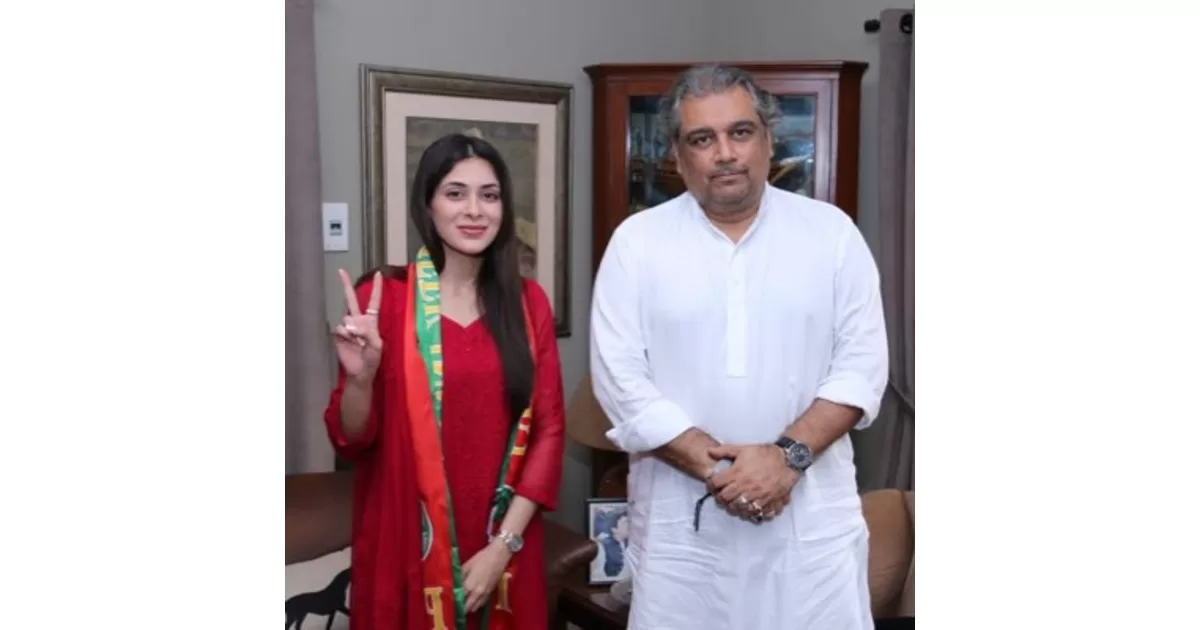 Actress Azekah Daniel joins PTI in Karachi