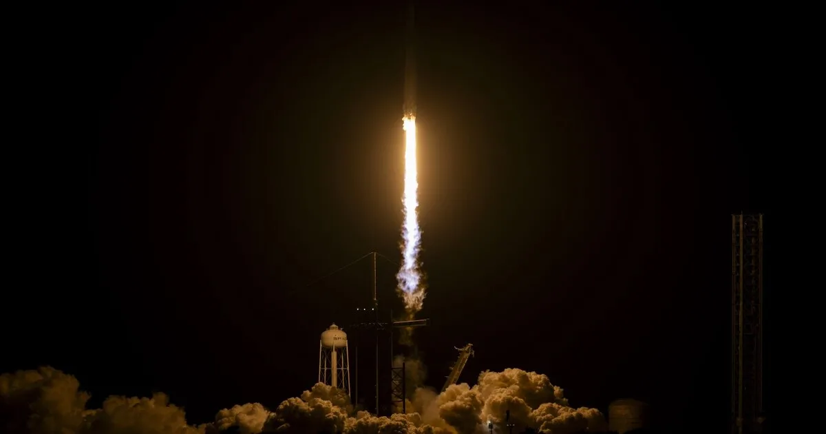 SpaceX successfully launches Falcon 9 rocket with four crew members ...