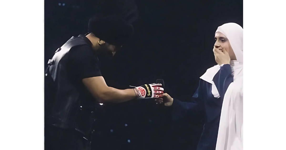 WATCH: Diljit Dosanjh gives a gift to Pakistani fan in Manchester concert